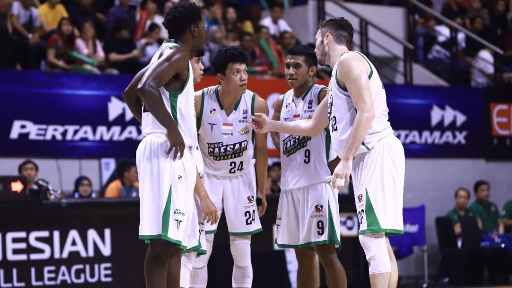 Pacific Caesar Surabaya vs Louvre Surabaya: Derby Panas Tim Kota ...