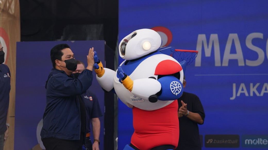 Warga Jakarta Semarak Sambut "JIP", Maskot Piala Dunia Bola Basket FIBA ...