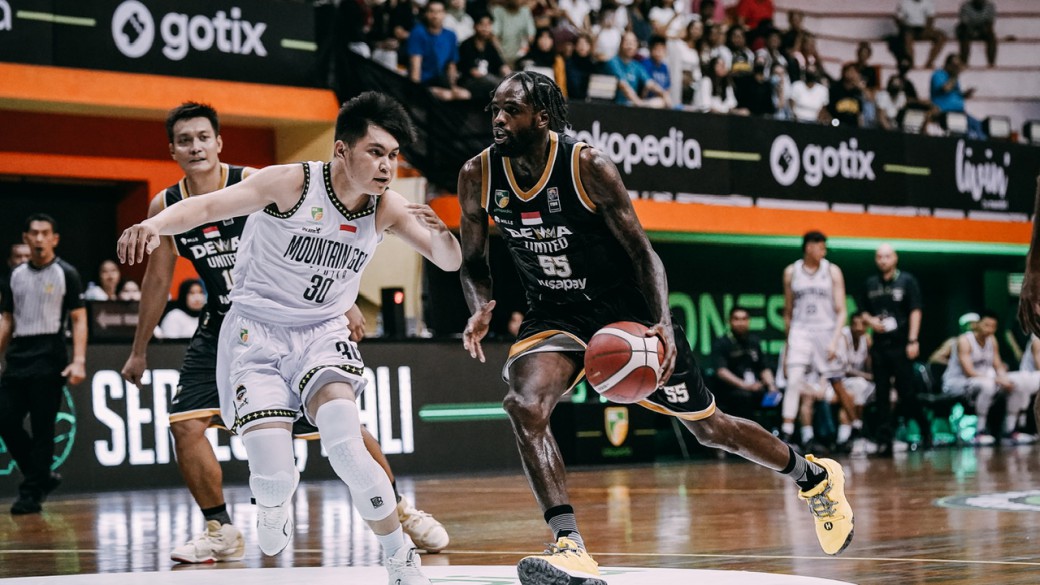 Mountain Gold Kehabisan Bensin, Dewa United Raih Kemenangan Pertama - IBL