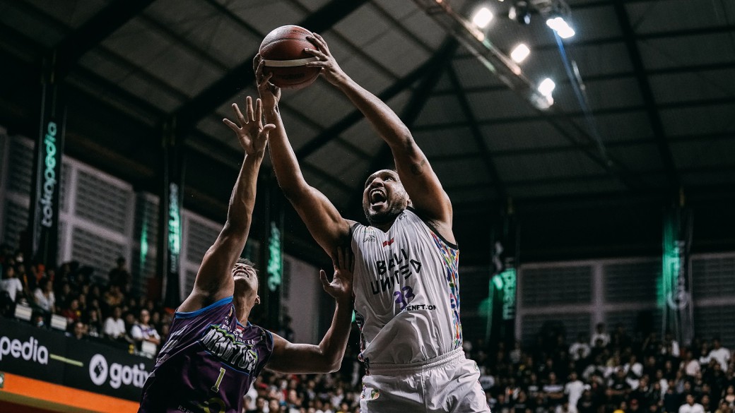 Bali United Dapat Dukungan dari Fans, Unggul 5 Angka di Kuarter Pertama ...