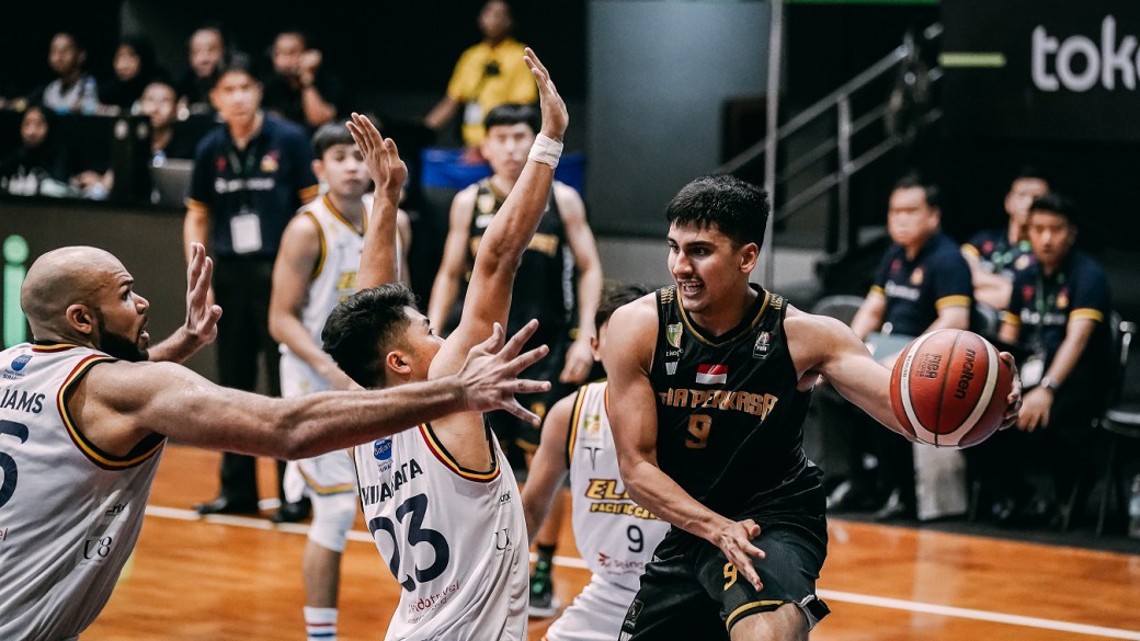 Head-to-head: Julian Chalias VS Ikram Fadhil - IBL