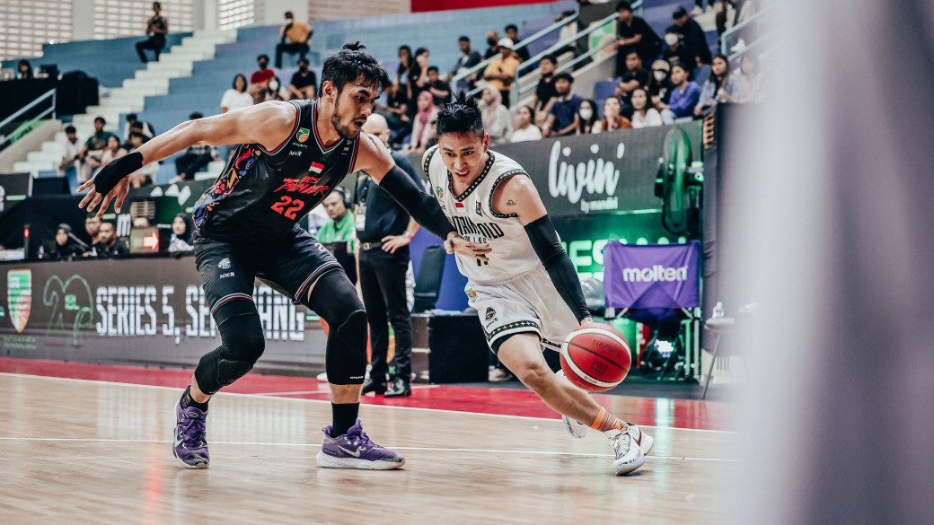 Mountain Gold dan Evos Thunder Bersaing Ketat di First Half - IBL