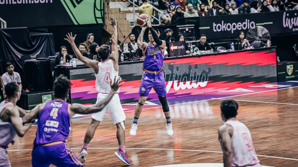Dewi Fortuna Masih Menaungi Satria Muda - IBL Dewi Fortuna Masih Menaungi Satria Muda - IBL