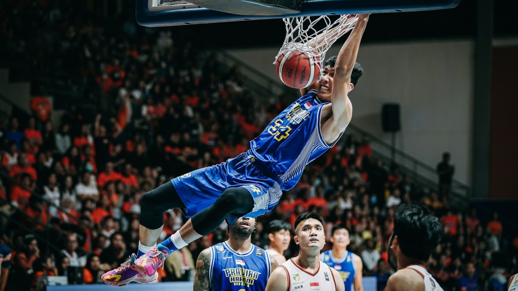 Pelita Jaya dan Prawira Sama Kuat Saat Turun Minum - IBL