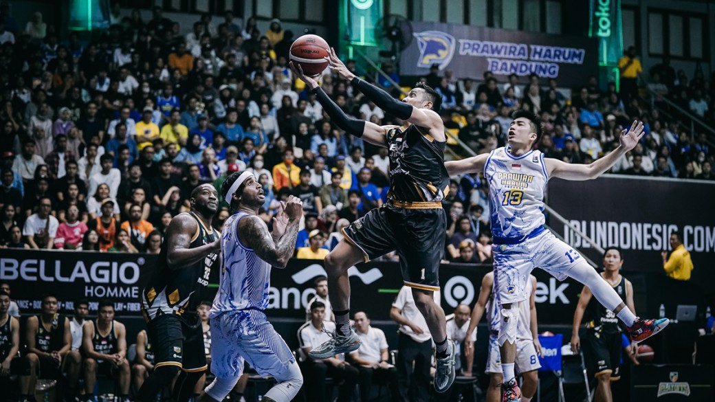 Rivalitas Prawira dan Dewa United di IBL - IBL
