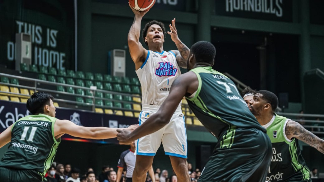 Head-to-head: Xavier Cannefax Vs. Akeem Scott - IBL